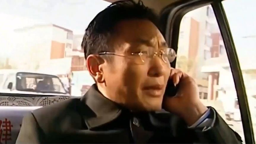 绝不放过你:公安局长被判死刑,中央派人抓捕,诱捕场面太震撼