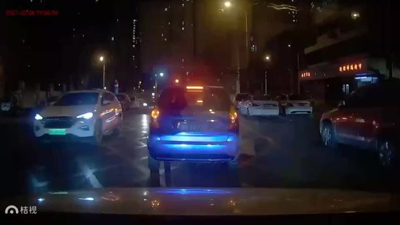 #安全出行 #道路千万条安全第一条这哥们问我是怎么开的车