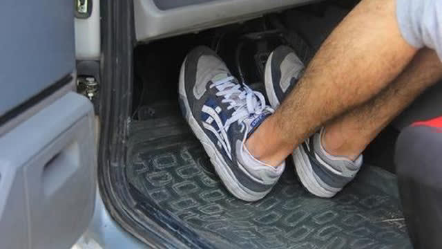 离合和刹车同时踩会如何?听完老司机分析,以后不敢这么干了