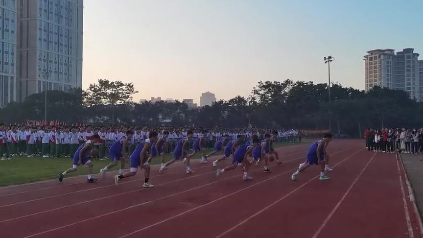 #中学生运动会开幕式 #篮球秀,这运球像运镜一样,出色的孩子们