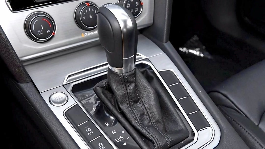 自动挡车咋开?最简单的挂挡你可能都没搞明白!