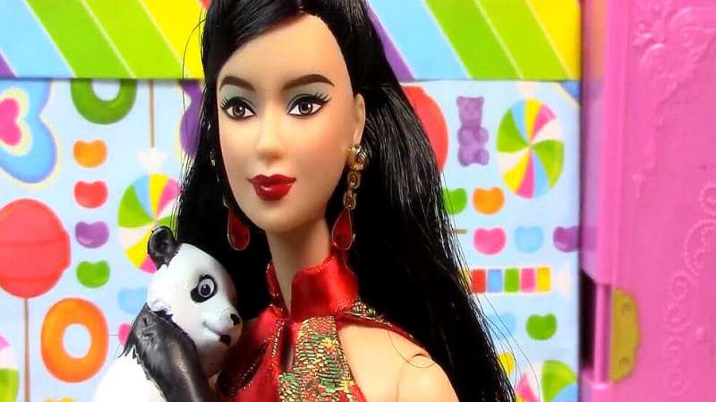 芭比娃娃开箱:穿着旗袍的中国娃娃!这样的装扮太美了!