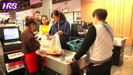 超市自助收银机 结账只需一分钟