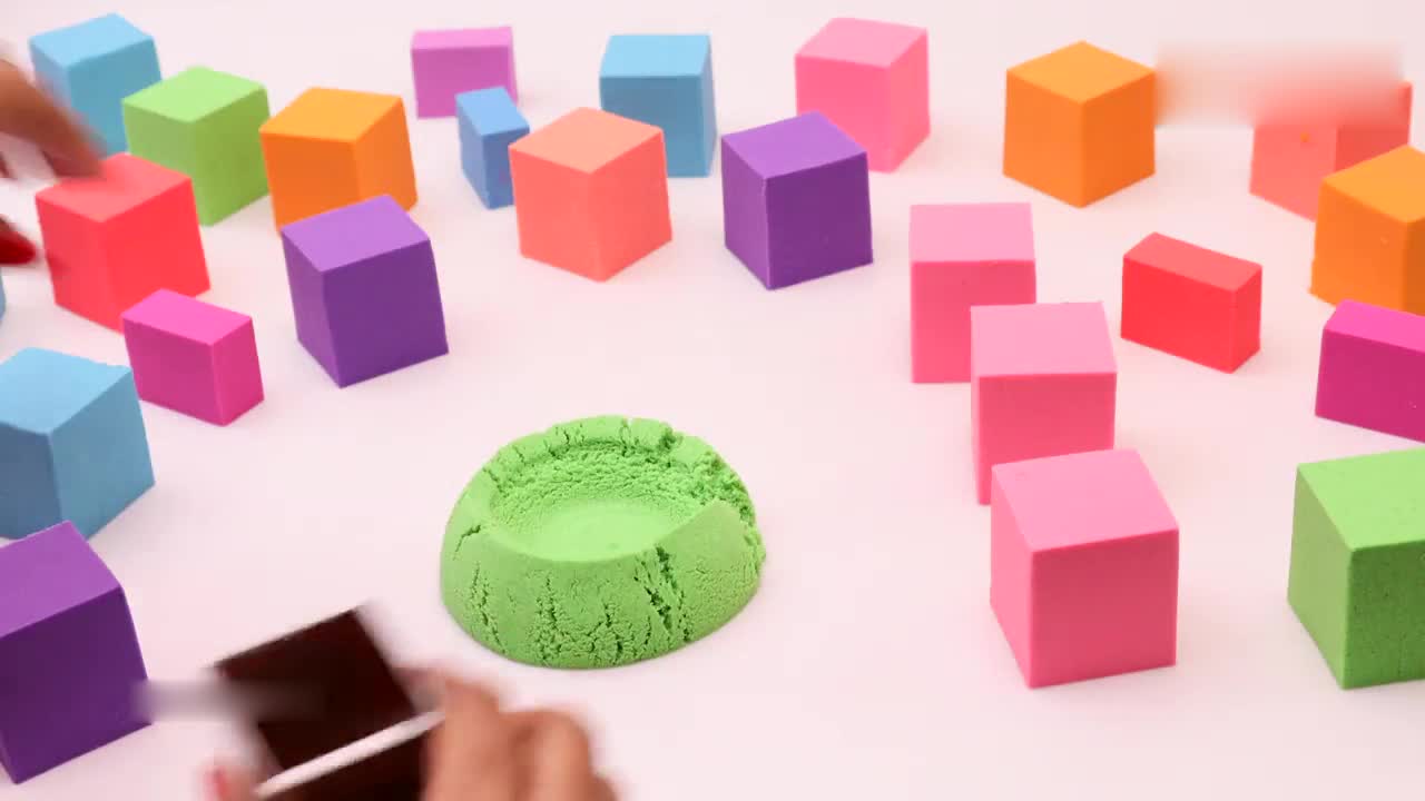 亲子动画 儿童手工创意制作太空沙货运船模型