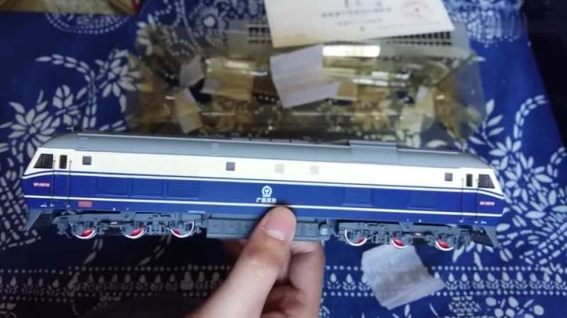 「非专业模型测评」百万城火车模型 老版东风DF11内燃机车0018广铁...