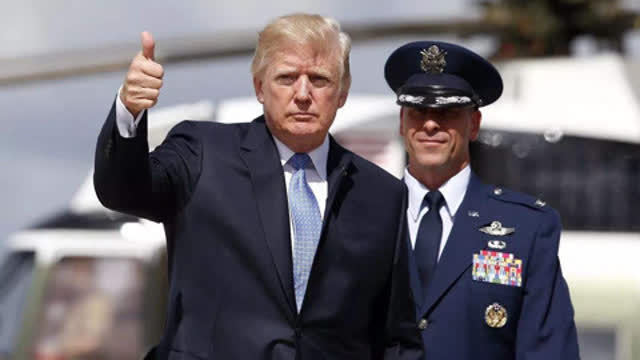 戏剧性一幕出现,美国务卿请求重回伊核协议,伊朗回击:别做梦了