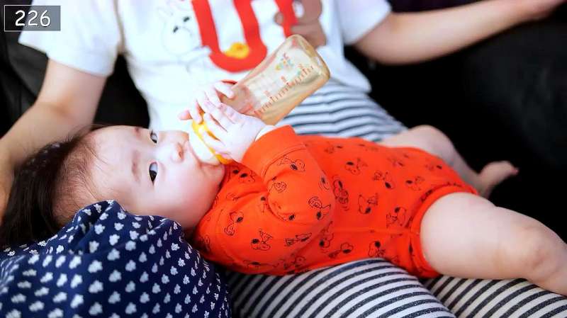 每天一秒钟记录宝宝第一年的成长历程,我们每个人都曾这样长大!