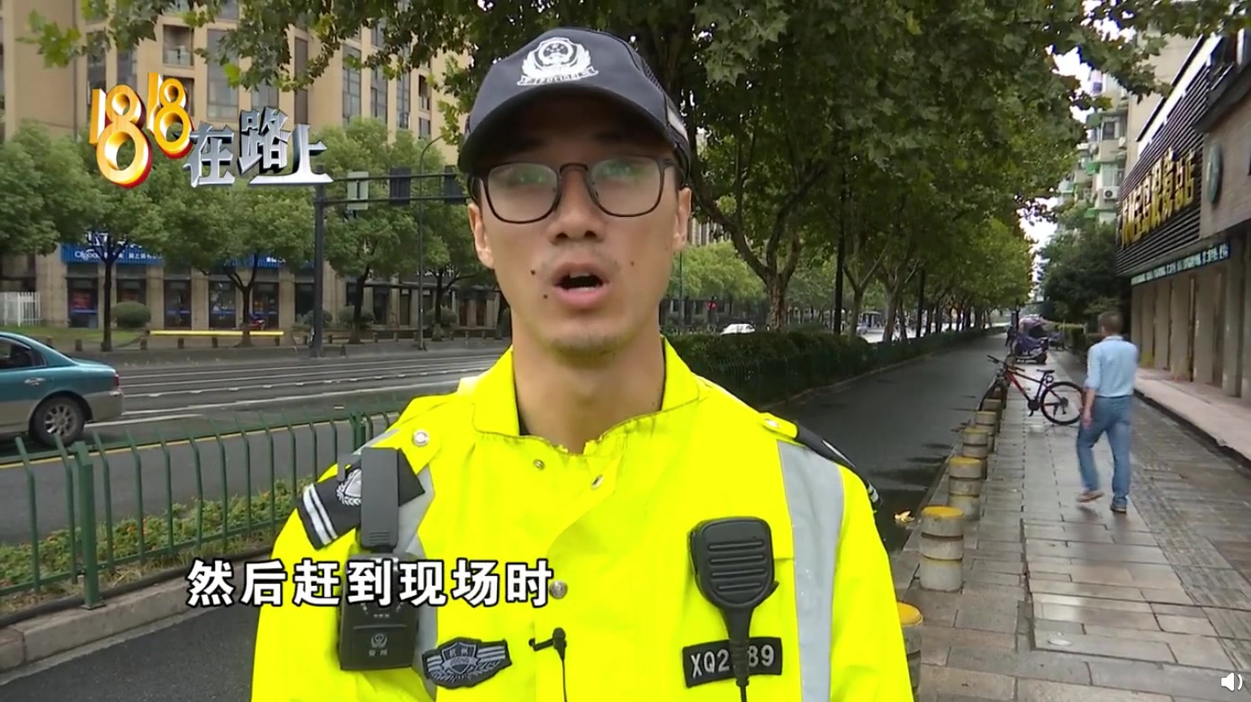 逆行引发事故 小伙又怒又哭