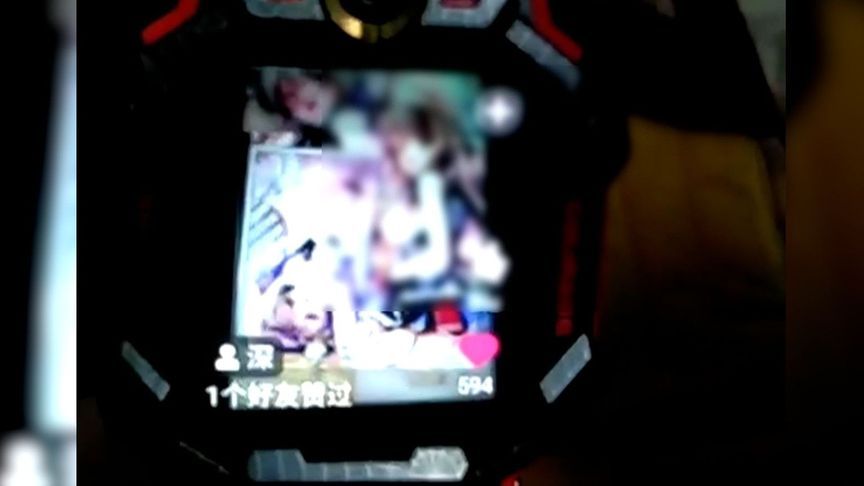 儿童智能电话手表内APP存有色情内容?家长:大人看了都害羞
