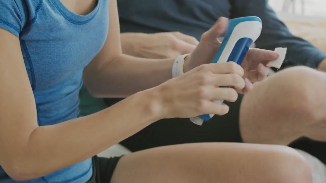 老外发明无针头注射器,小朋友再也不怕打针了