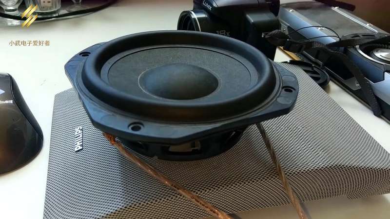 飞利浦山水工厂4寸全频喇叭,阻抗4欧功率15-25w,音质透亮