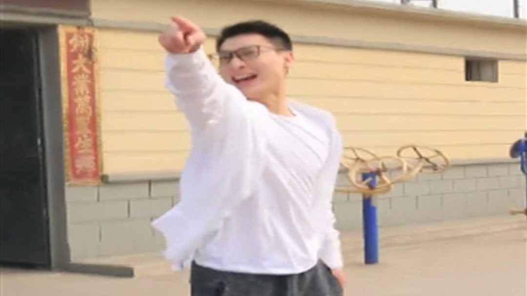 为避难遇到坏人金会计,性格实在的大海偷鸡不成蚀把米结局贼搞笑