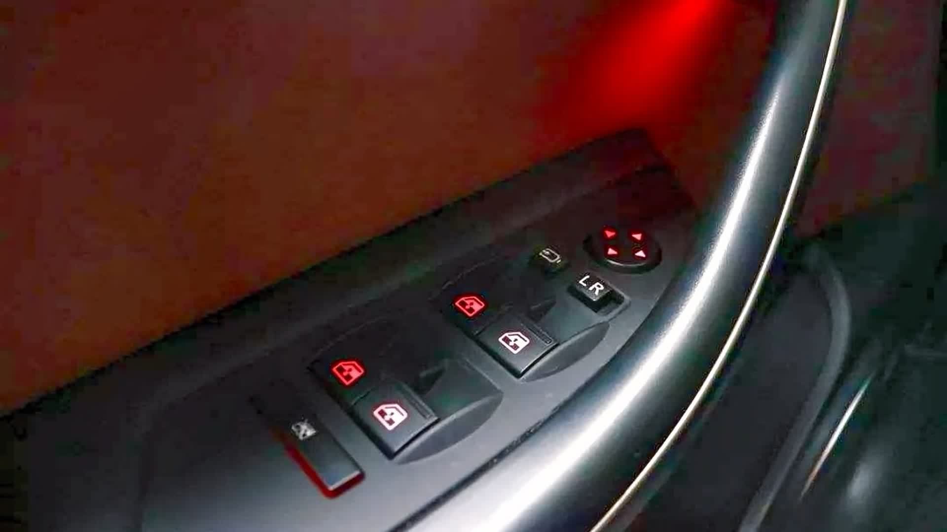 车窗玻璃升降时有异响怎么办?