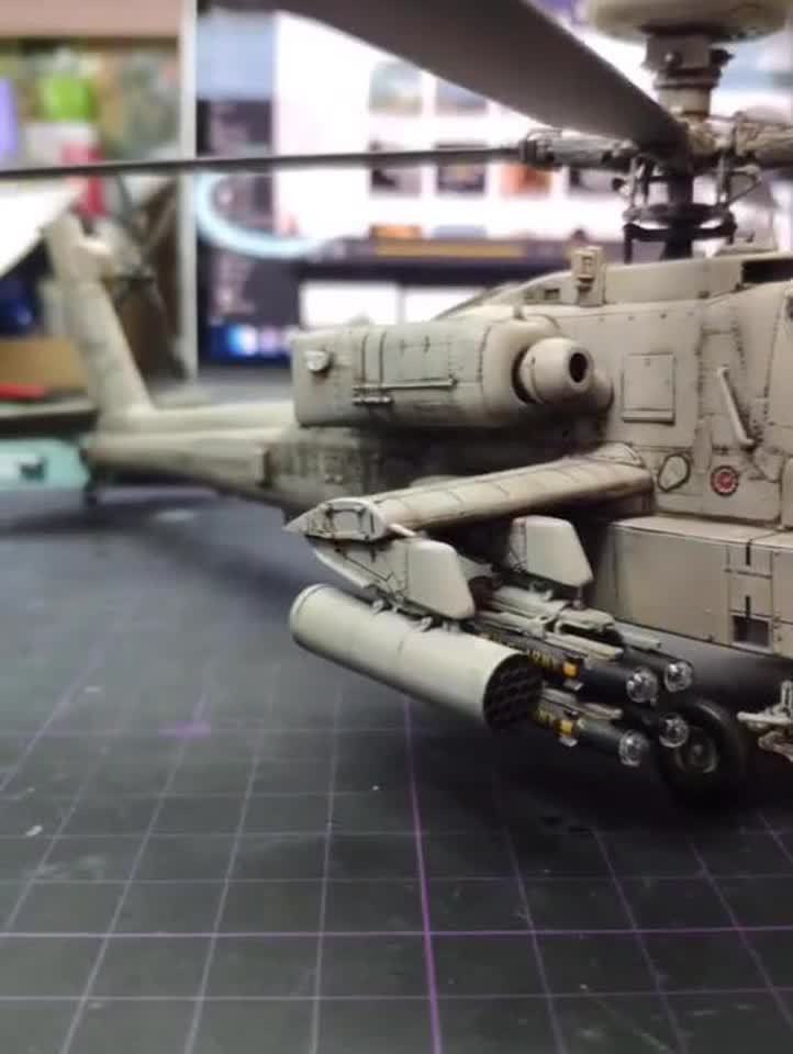 模型制作 美军机阿帕奇直升机静态模型展示