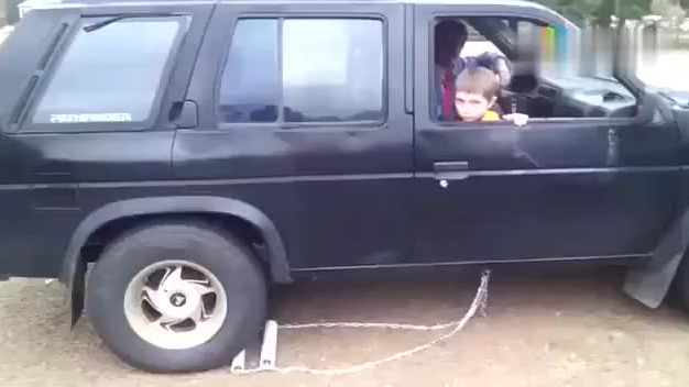 高手在民间,倒档坏了竟然用前进挡倒车!