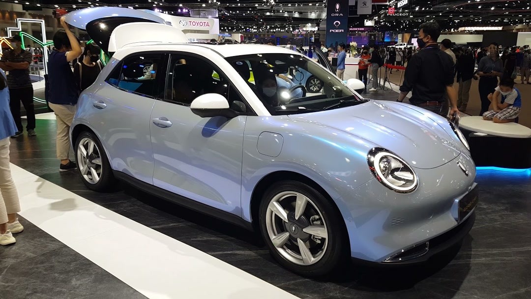 中国版的mini,颜值配置全面碾压,妹子指定用车长城欧拉好猫!