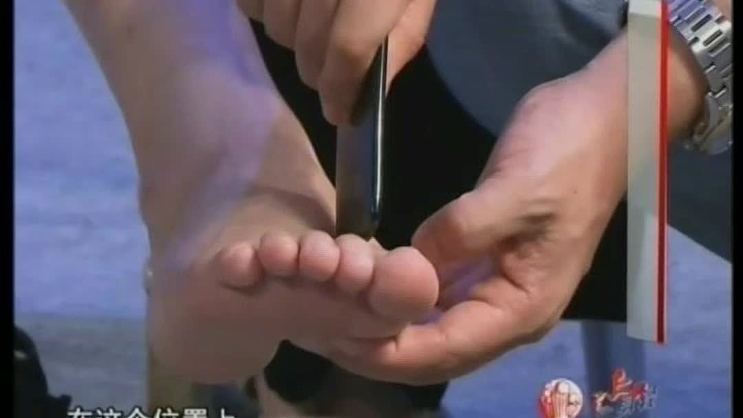 脖子上刮痧降血压靠谱吗?专家:太危险不如这三个穴位