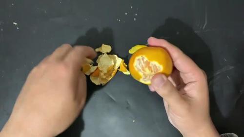 橘子皮以后不要扔了,作用这么厉害,今天才知道,一年节省不少钱