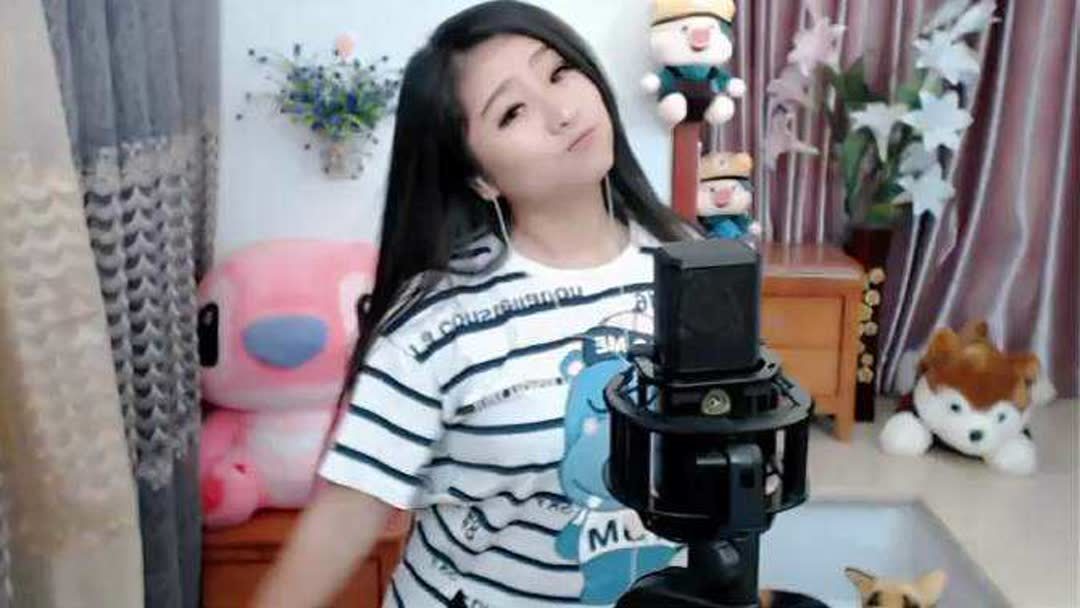 月亮之上这首歌很高亢听的人相当舒服