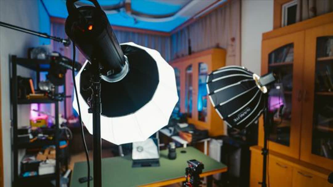 自媒体视频拍摄,选择多少w功率的LED灯合适?控光附件怎么选?