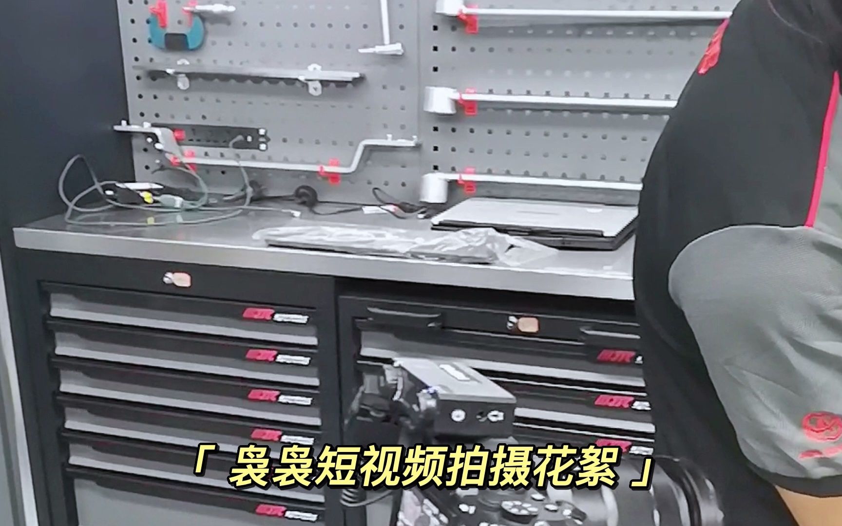 西安短视频运营团队,路虎发动机维修安装全过程,汽车短视频拍摄案例