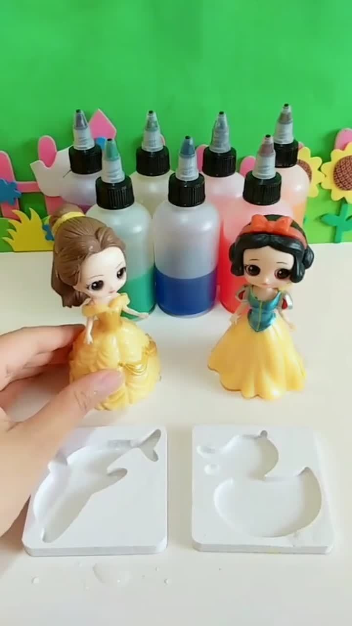 白雪教小朋友们做小动物,学会了吗?宝宝成长记