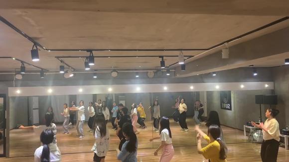 ##表情包运动舞 #舞蹈 #hiphop 课堂分享ߘ�ߘ�#关注我持续更新