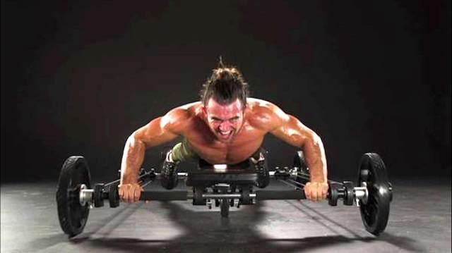 健身房有很多健身器材,你见过这样的器材吗?可以锻炼全身肌肉群