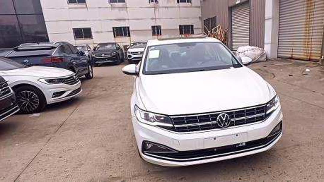 大众宝来的手动挡,还是很难订到车的,因为这一点大家都喜欢