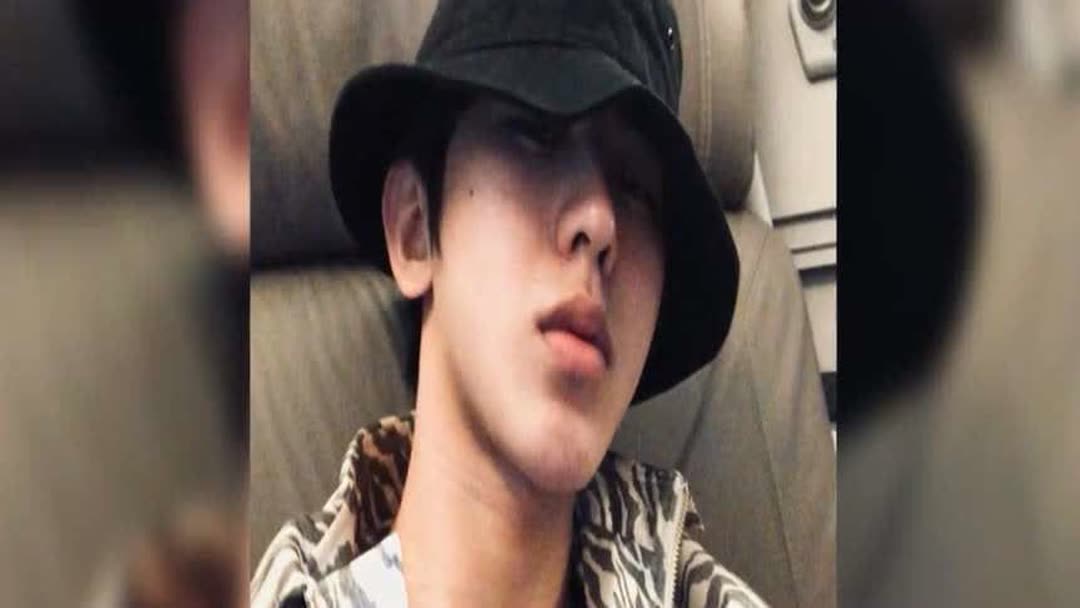 蔡徐坤晒“困倦自拍”透露行程,一举动引粉丝担忧!暖心送鸡汤!