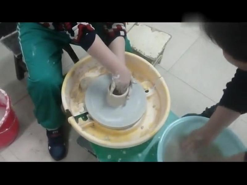 四年级(1)班学生陶泥作品制作过程