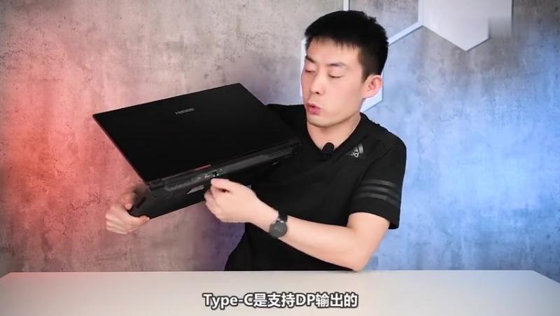 ...官方」十代酷睿战神G8简评,有谁不喜欢17.3吋144Hz高色域屏幕呢?