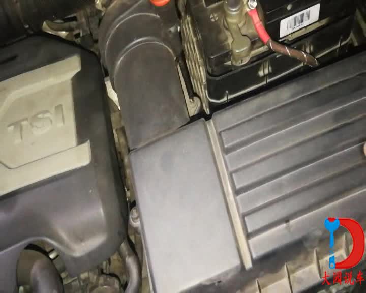 老司机现场解说大众途观空气滤芯更换