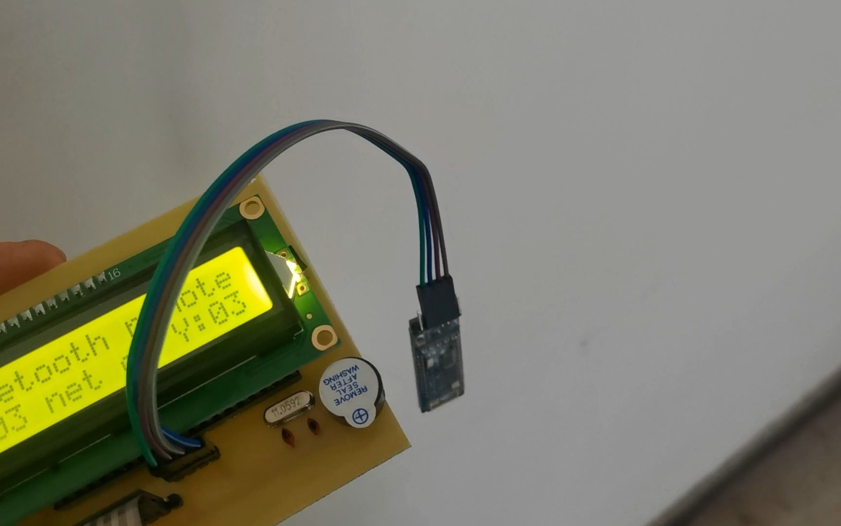 127---基于51单片机坐标定位卸货蓝牙小车设计
