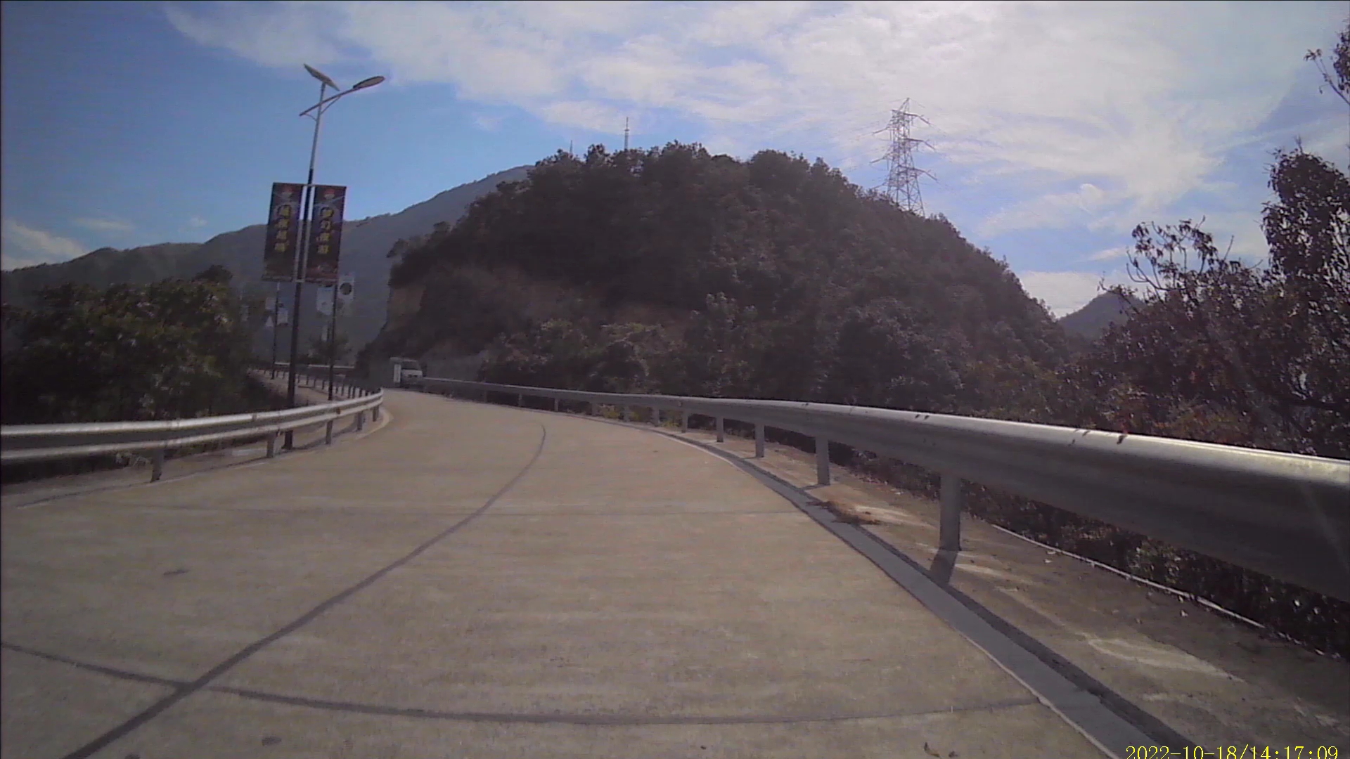 无极sr150gt记录仪跑山视频。