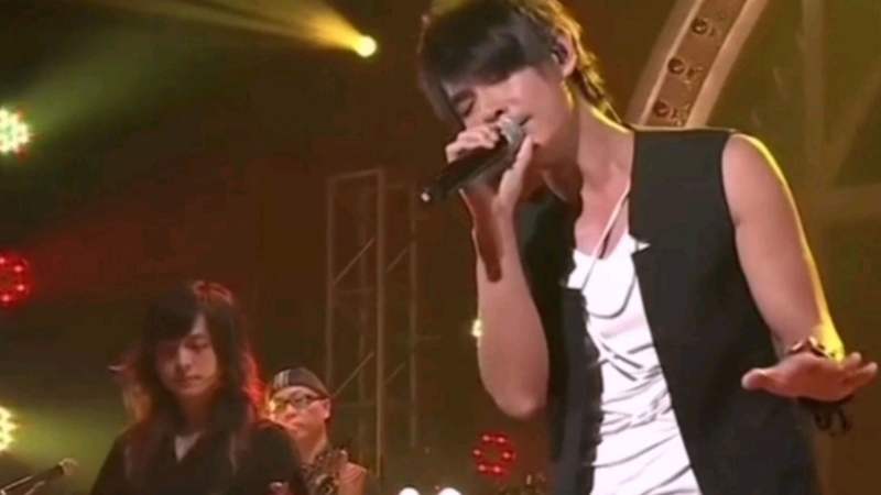 黄品源《你怎么舍得我难过》