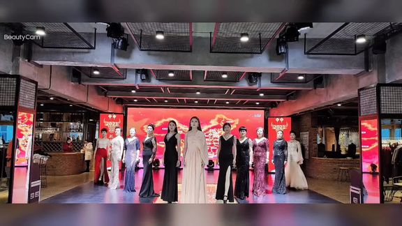 #模特队的姐妹们晚礼服表演