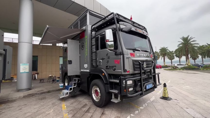 武装到牙齿的汕德卡房车 #中国重汽 #房车旅行 #重卡房车