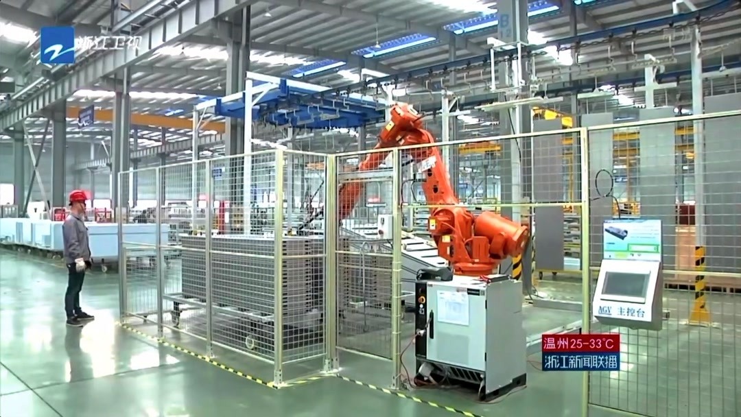 ...发展数字经济核心产业 深化数字技术应用融合 浙江新闻联播 180831