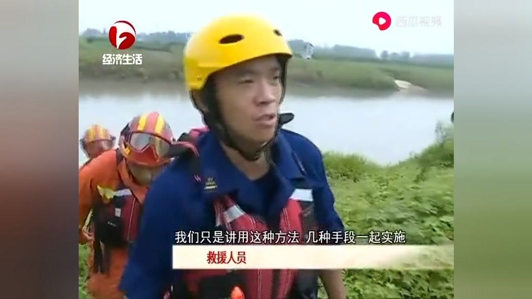 昨天中午十一点左右,全椒县一在建桥梁钢结构支架倒塌,导致两.