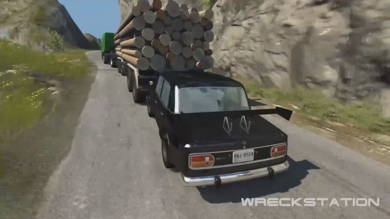 车祸模拟:强盗追赶vs卡车司机撞车