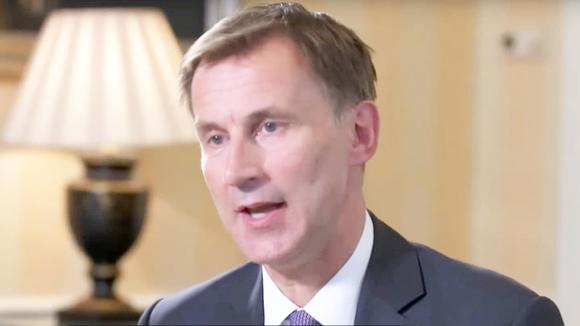 被问英国是否会因为香港问题“制裁”中国?英外交大臣当场怂了