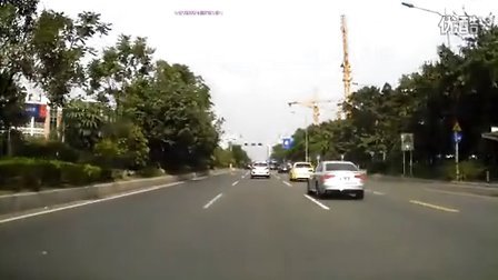 任我游D588行车记录仪白天实景录像视频