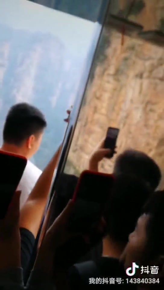 张家界百龙天梯,世界最高户外电梯,快到没有感觉,除了很坑是真的没有...