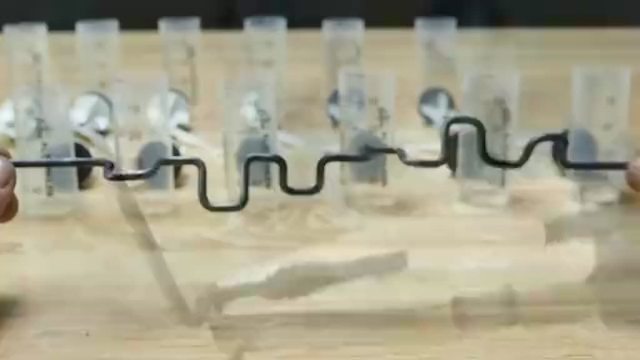 注射器做的12缸发动机,运行起来有模有样!