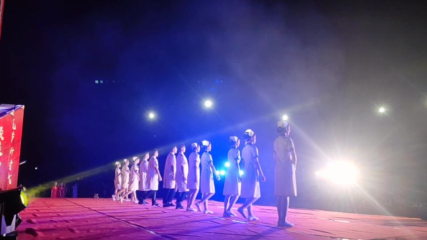 每一次表演,都值得被记录礼仪之风#致敬最美白衣天使 #演出现场