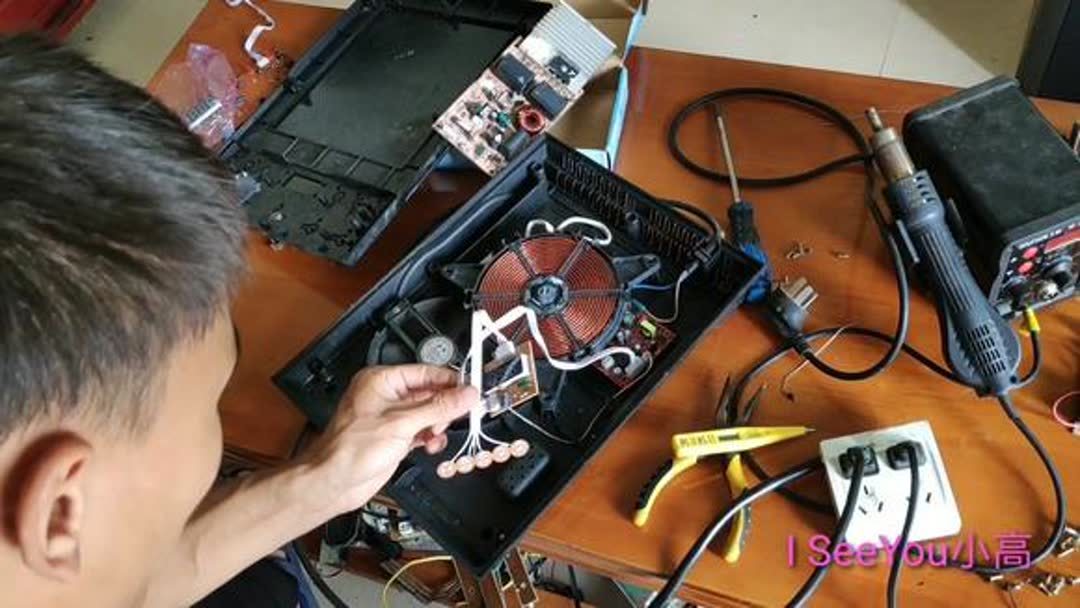 电磁炉不通电爆管了,小伙自己动手这样修又快又好,用不了多少钱