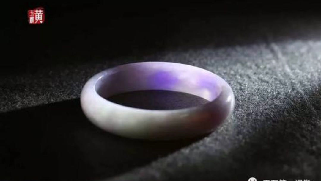 豆种翡翠是手镯好吗?豆种翡翠有好的吗?豆种满绿翡翠手镯