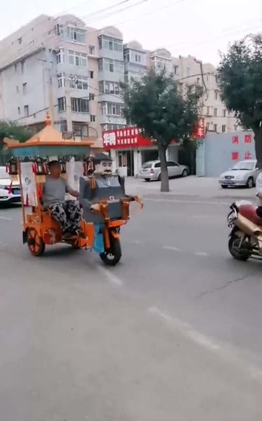 你大爷还是你大爷,电动车改装成这样,是谁给你的勇气上路!