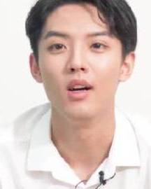 周峻纬#秒懂本尊答#视频上线啦你看过小哥哥的公众号吗?想了解他...